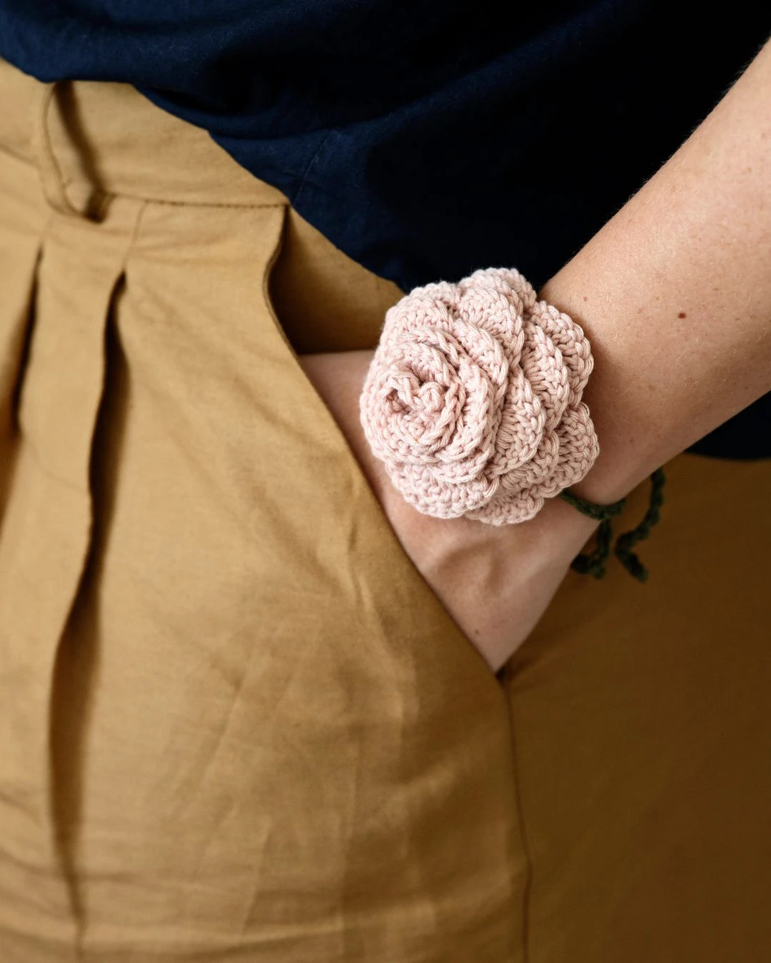 Hækleopskrift: Rose som servietring | ISABELLAS
