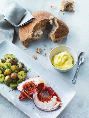 Hummer med safranmayonnaise og nye kartofler med dild | ISABELLAS