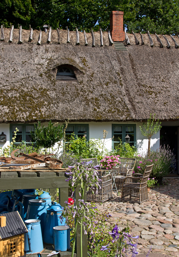 Stråtækt idyl med antikviteter og historie | ISABELLAS